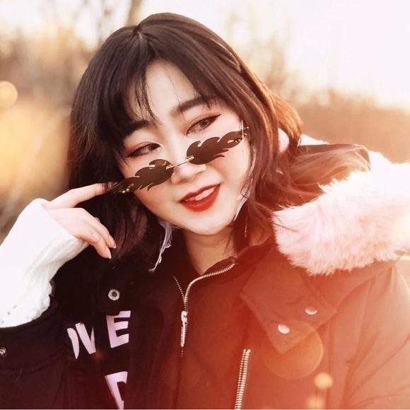 Accessories | New Bold Fire Flaming Shape Mirrored Lens Rimless Flames ...